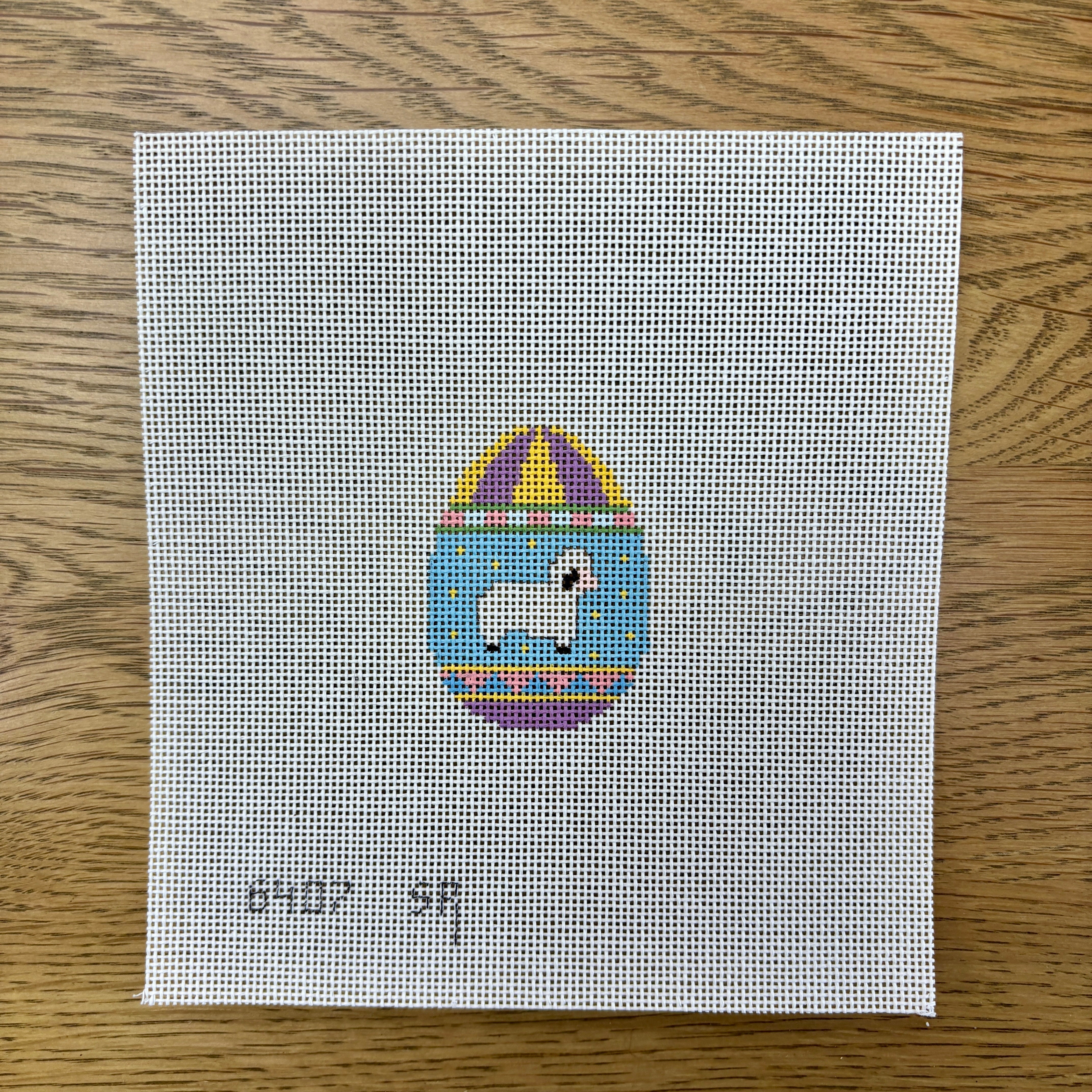 SR6407 Lamb on Dots, Small Egg - 18 mesh – The Needlepoint Clubhouse