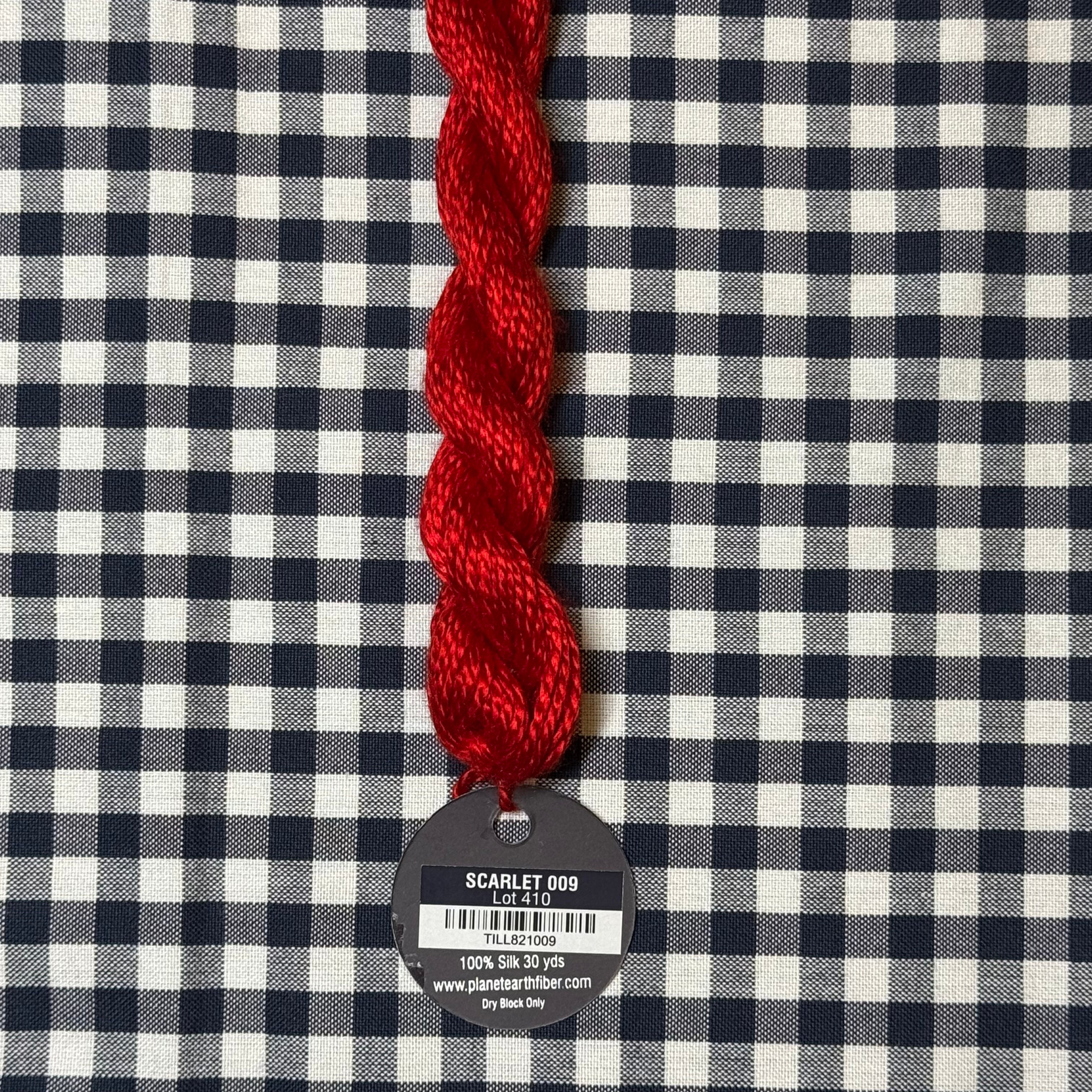 009 Scarlet | Planet Earth Silk – The Needlepoint Clubhouse