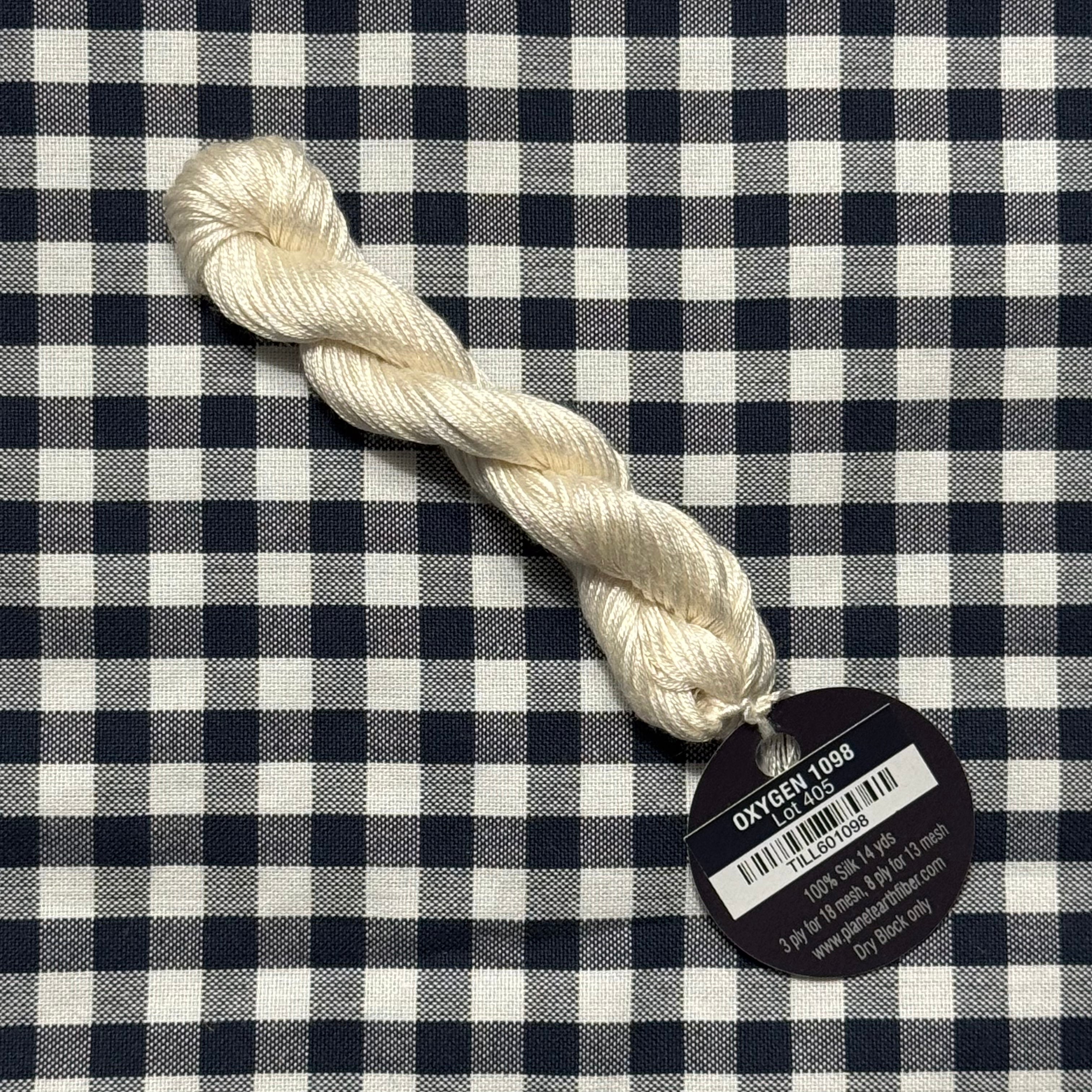 1098 Oxygen | Planet Earth Ply Silk – The Needlepoint Clubhouse
