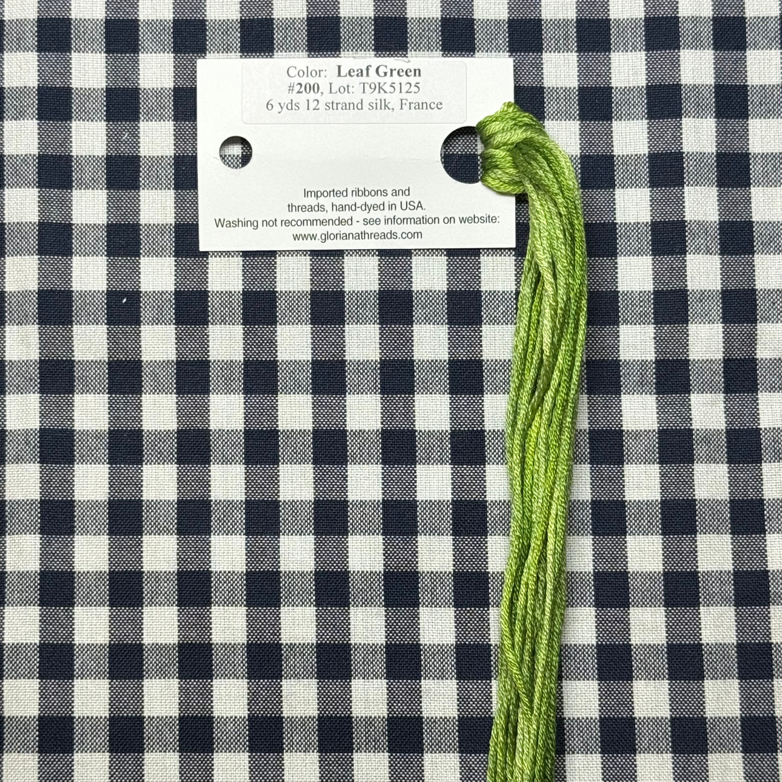 GS200 Leaf Green | Gloriana Silk – The Needlepoint Clubhouse